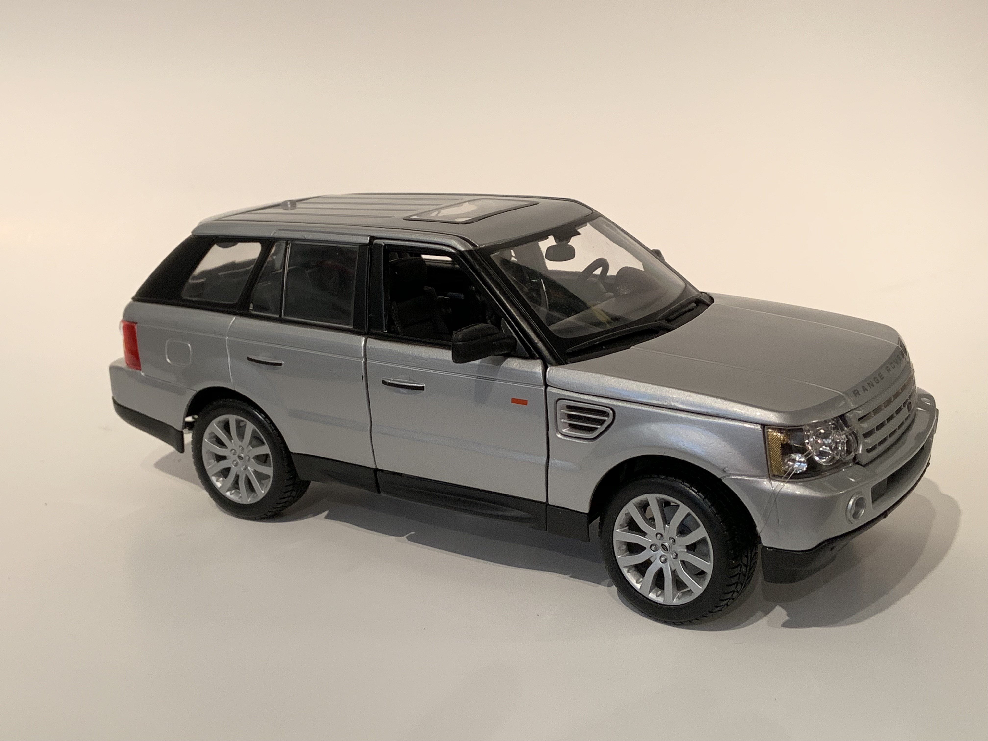 RANGE ROVER SPORT 1/18 | Passe-Temps 3000